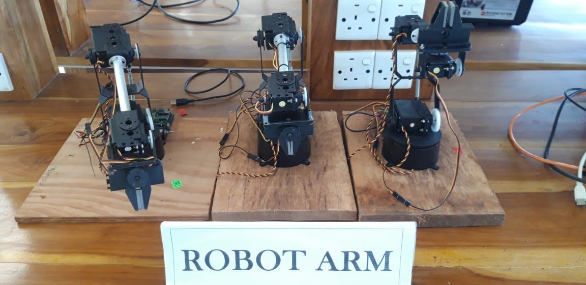 Control System and Robotics Laboratory - Faculty of Engineering ...